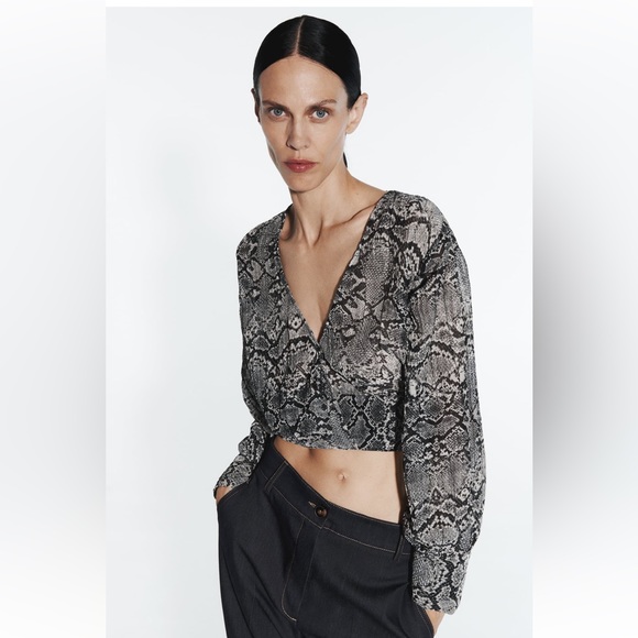Zara | Tops | Zara Nwt Snakeskin Print Cropped Top | Poshmark